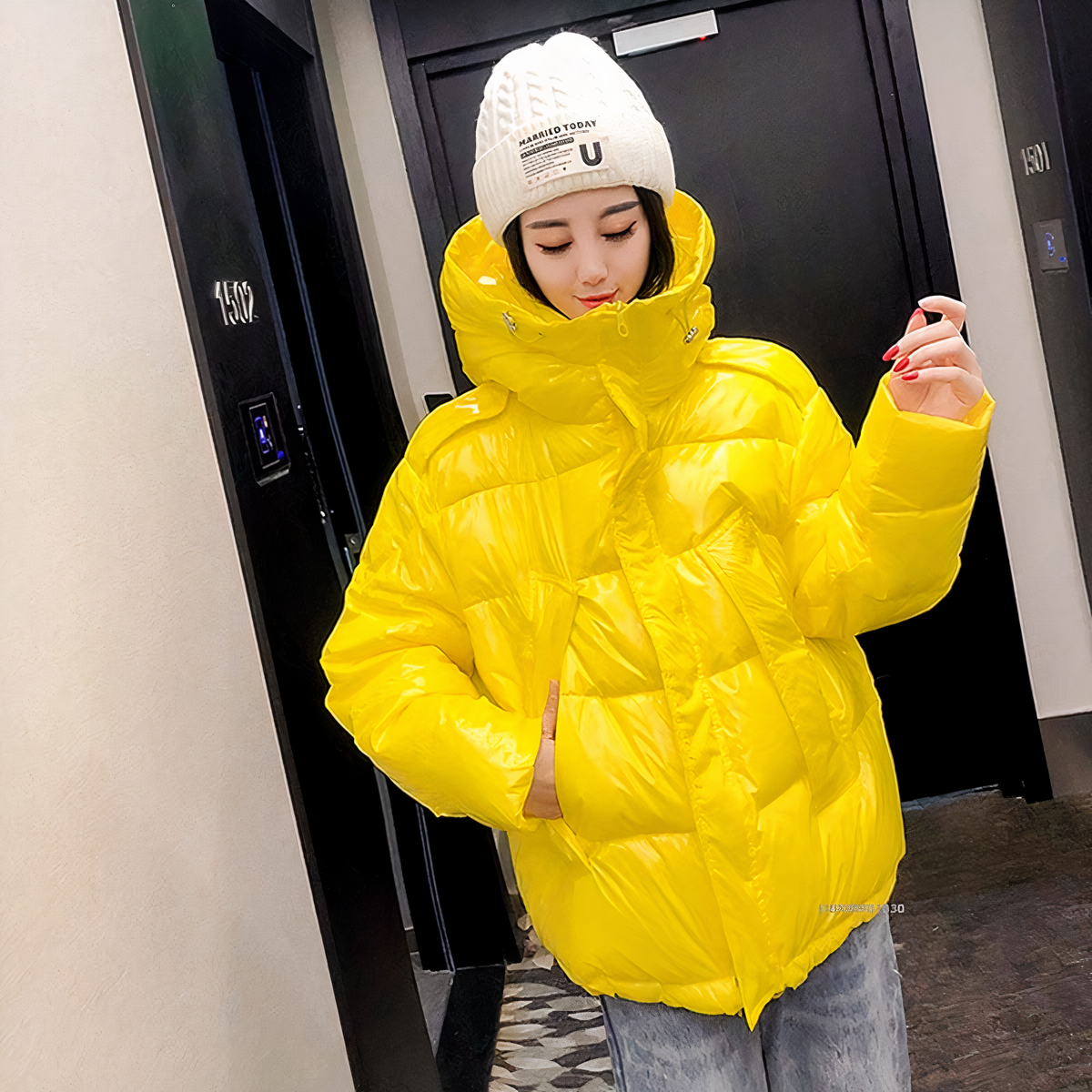 Fluorescerende gele jas met capuchon voor dames • MooieWinterjas